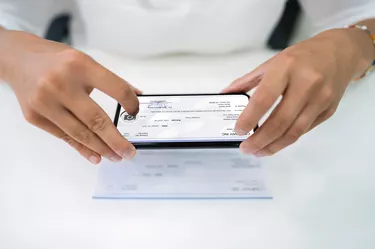 How to Check Pending Deposits to USAA by Phone | Sapling